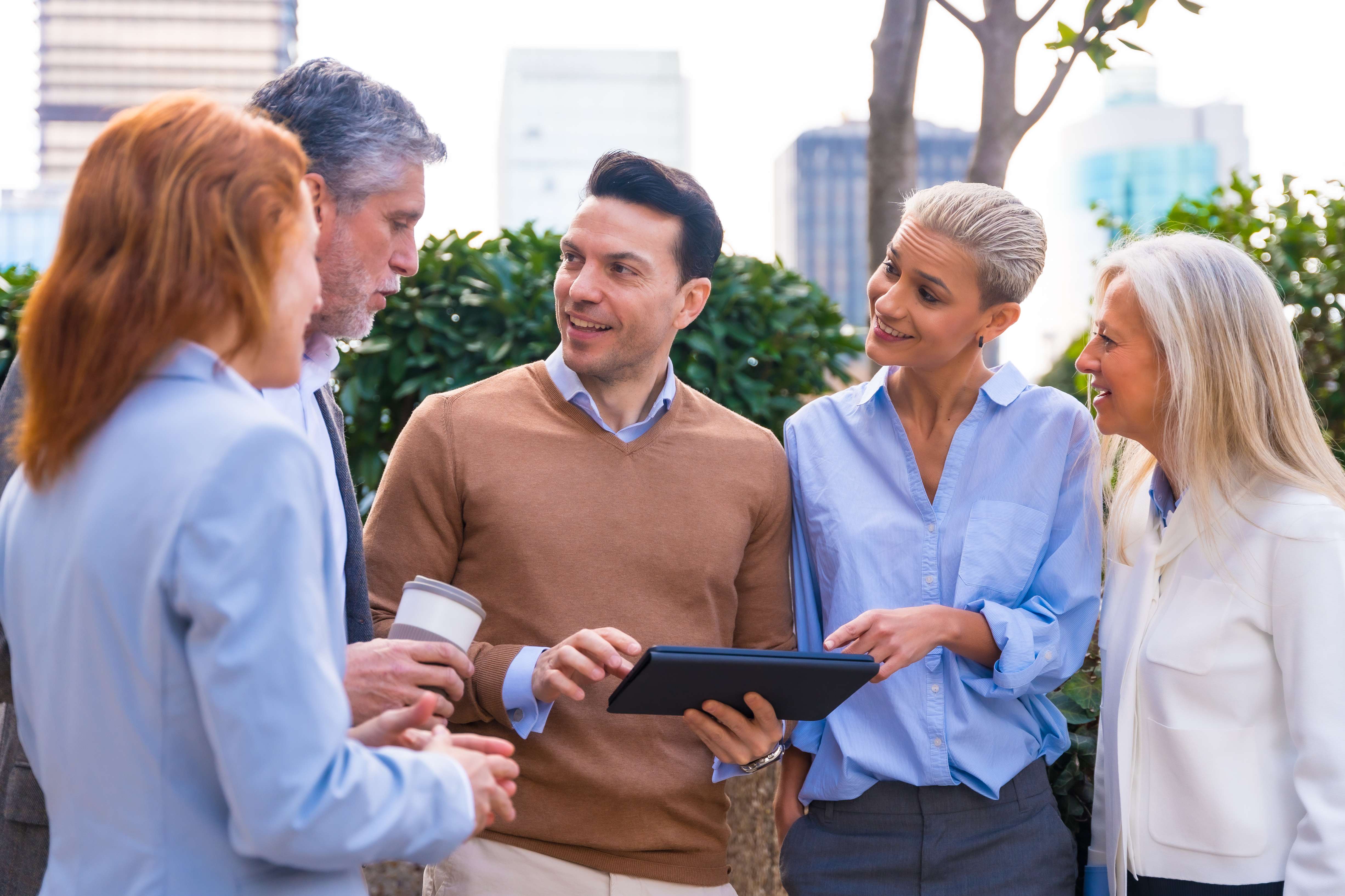 Networking Tools for Real Estate Agents: Why Digital Cards Are Game ...